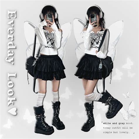 히키모드 펀칭 아일렛 페이크 홀터넥 나시 레이어드 나비 프린팅 긴팔티셔츠