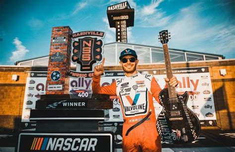 Pin Van Theresa Hawes Op Kyle Larson 5