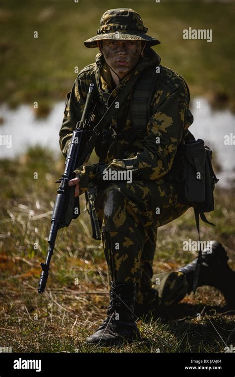 Photo Of Man With Gun Stock Photo Alamy