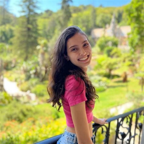 Larissa Lemes Larissa Lemes On Threads