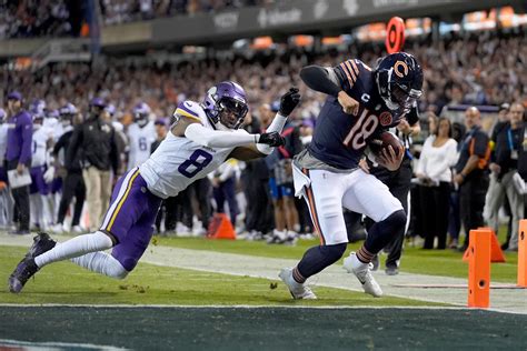 Bears Qb Caleb Williams Checking His Footwork And Passing Fundamentals