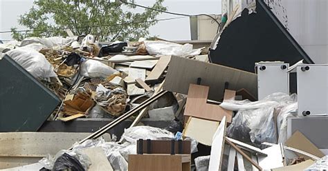 보령 주교면 신대리 가구공장 옆 건축폐기물 수개월째 방치 건강위협