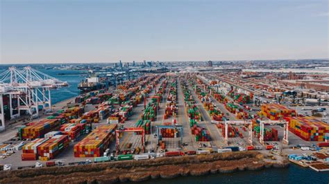 Dp World Wins Bid For Development Of A Mega Container Terminal At Indias Deendayal Port Eesea