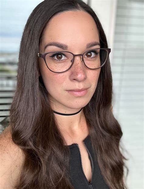 Perfect Sized Boobs For Your Hands To Fondle R Girlswithglasses