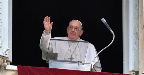 Pope Defends Same Sex Blessings Declaration Says It Is Misunderstood