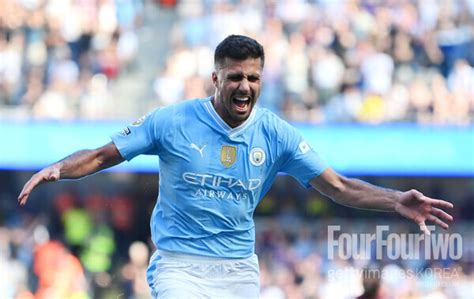 로드리 후계자 맞았다…“뛰어난 축구 Iq 귀중한 자산” 맨시티 전설 극찬