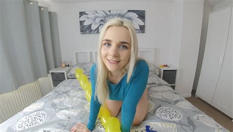 Big Balloon Fun Vr Porn Video