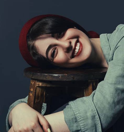 معشوقه علی شادمان و عکس سلفی در یک آینه کثیف چیدانه