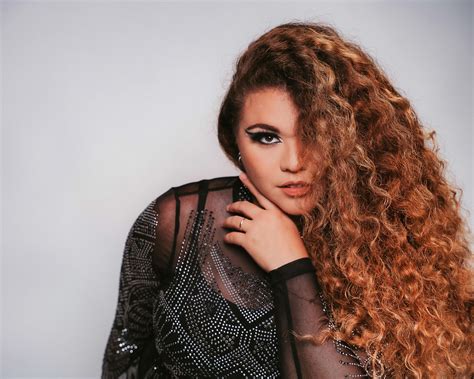 Astrid Nicole Magnumlive