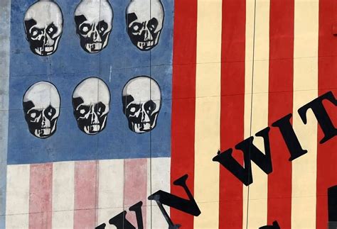 تصاویر رسانه خارجی از نقاشی دیواری غول‌پیکر ضد آمریکایی در تهران