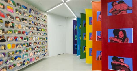 서울로에서 현대미술작품 감상하세요