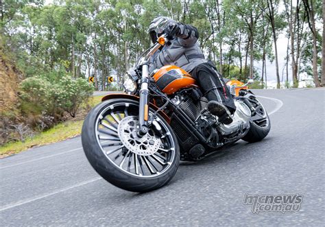 2023 Harley-Davidson Breakout Review | MCNews