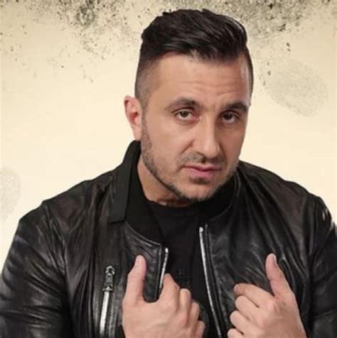 17 годишна обвини поп фолк звездата Константин в изнасилване Пуснала е жалба в полицията За