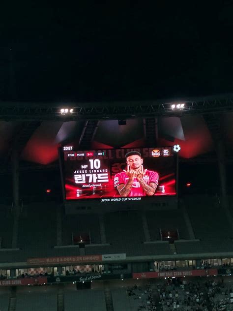 학교 끝나고 어제 야구장 오늘 축구장 가니까 힘들어 뒤질것같다 오덕양성소 에펨코리아