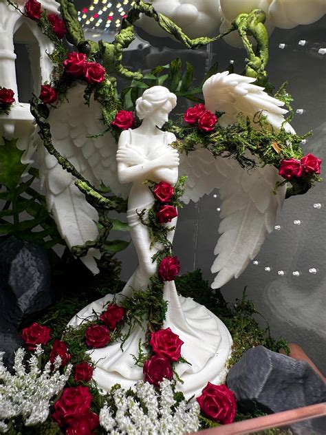 5x5x7 Statue Themed Enclosure Etsy