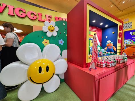 신사동 위글위글 도산 플래그십 스토어 문구 홈아이템 홈웨어 포토부스 데이트코스 주차 발레 영업시간 핫플레이스 미용 욕실용품 홈데코 주방용품 파티용품 펫용품 액세서리