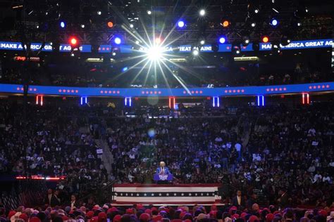 Donald Trump Supporters Leave Msg Rally Early Videos Appear To Show