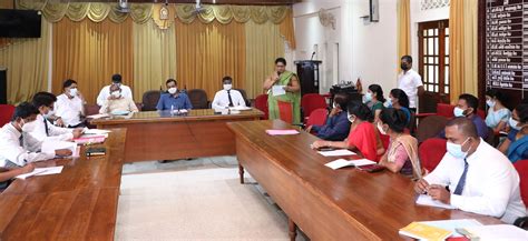 තෙල්දෙණිය බස් නැවතුම්පොළ පාලනය කිරීම සම්බන්ධයෙන් සියලු පාර්ශව එක්වී පැහැදිලි තීන්දුවක් ගත යුතුයි