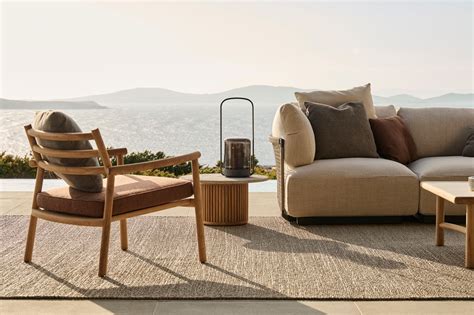 TRIBÙ UKIYO Collection Inspired by the Curved Lines of Japanese