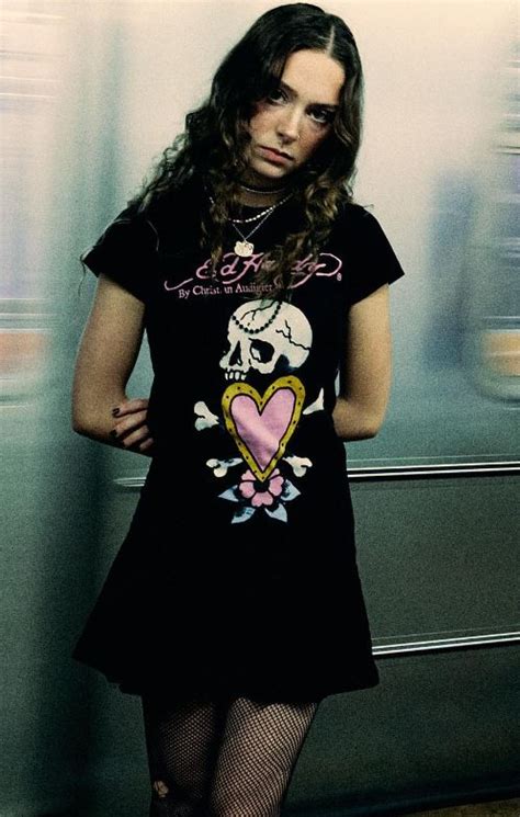 Holly Humberstone Bio Wiki Net Worth Dating Babefriend Age