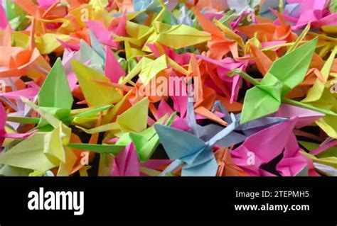 Tsuru Pattern Stock Videos And Footage Hd And 4k Video Clips Alamy