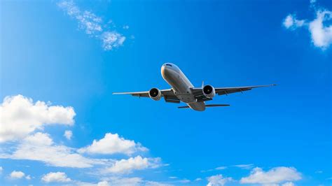 What Is Shoulder Season Experts Weigh In With Tips To Save On Airfare