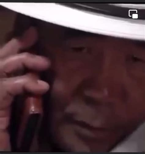 Аав нь аргална аа мөн ч олон зүйл бодогдуулж байна даа Монгол хүн байна даа гээд л ард нь