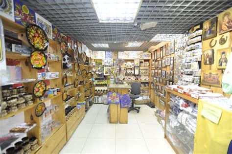 Українські сувеніри вишиванки та прикраси для всієї сімї ТРЦ ЗЛАТА ПЛАЗА