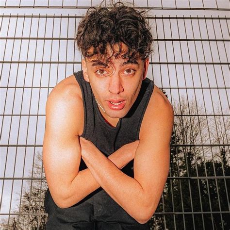 Rowli Lyrics Songs And Albums Genius