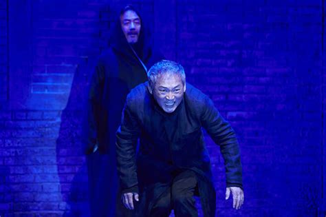 연극 햄릿 개막 사흘 만에 전석 매진