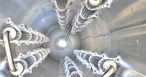 从 箱”到 海”：中集如何用集装箱撬动万亿深海蓝海？ 知乎