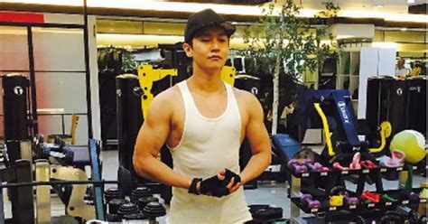 강균성 울끈불끈 화난 근육 상남자 포스