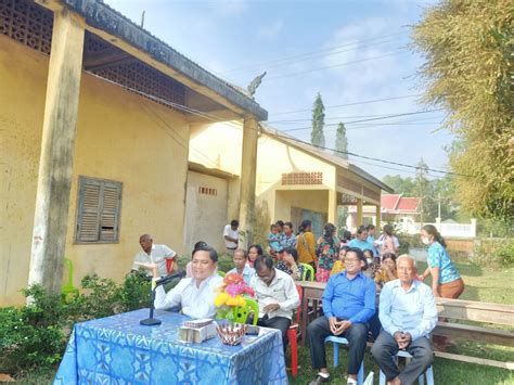 លោក ហែម សុីណា អភិបាលស្រុករំដួលអញ្ចើញជាអធិបតីបើកប្រាក់អាហារូបករណ៍ដល់សិស្សានុសិស្សទាំងពីរកម្រិត