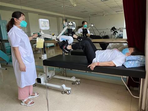 在“家门口”享受优质康复服务，宝山加快推进示范性社区 标件库