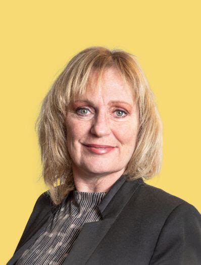 Wilma Van Leeuwen Intermedius