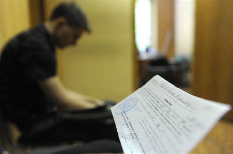 Юрист Михальчик объяснил есть ли смысл призывнику приходить в военкомат с адвокатом