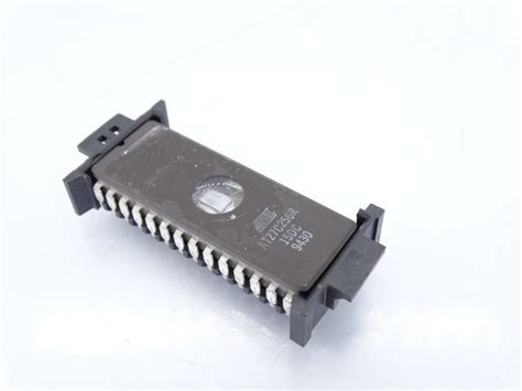 Atmel At27c256r Integrated Circuit