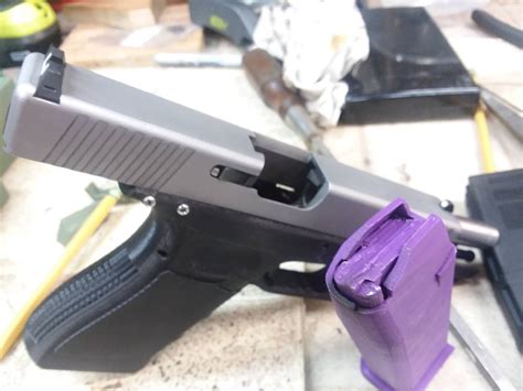 A Glock 17 Bootleg Gunz The Bazaar Of Bizarre Guns