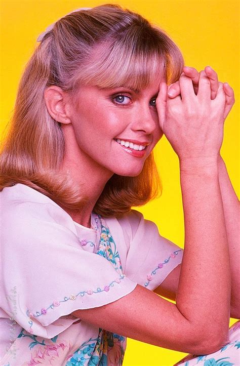 Pin Van Giulietta Costa Op Olivia Newton John