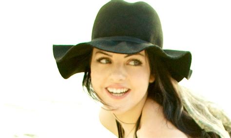 Elizabeth Gillies Victorious Caps