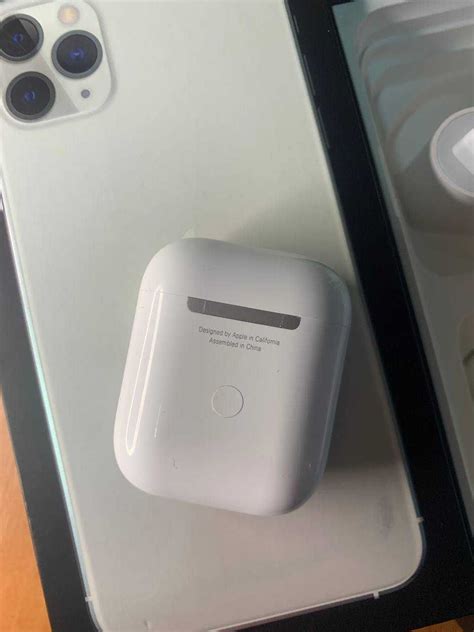 Навушники Airpods 2 оригінал в ідеальному стані 990 грн Навушники Київ на Olx