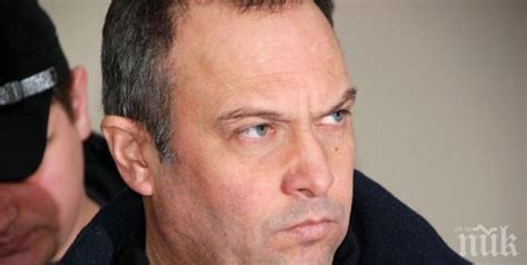 Доктор убиец тормози затворници разменя топла вода за цигари Информационна агенция ПИК