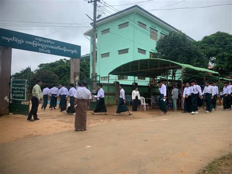 ၂ဝ၂၅ ခုနှစ်၊ တက္ကသိုလ်ဝင်စာမေးပွဲ ပြန်လည်ဖြေဆိုရမည့် Grade 12 ကျောင်းသား ကျောင်းသူများ