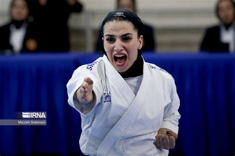همشهری آنلاین تصاویر رقابت مهیج زنان کاراته کار ؛ جنگندگی خاص این