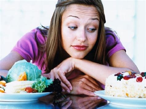 9 مورد از خوراکی‌ های ممنوع برای مبتلایان به تب مجله کوروش