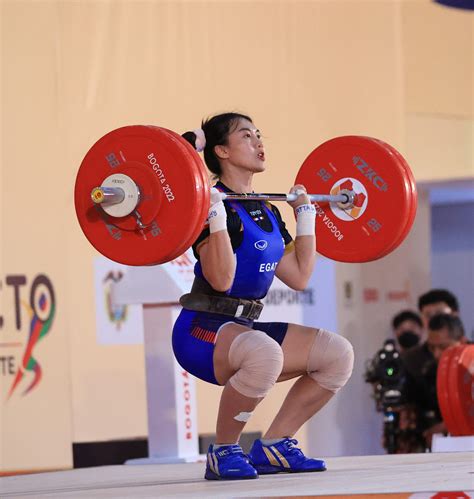 A Too Tall For Weightlifting Female Weightlifter Sportivny Press