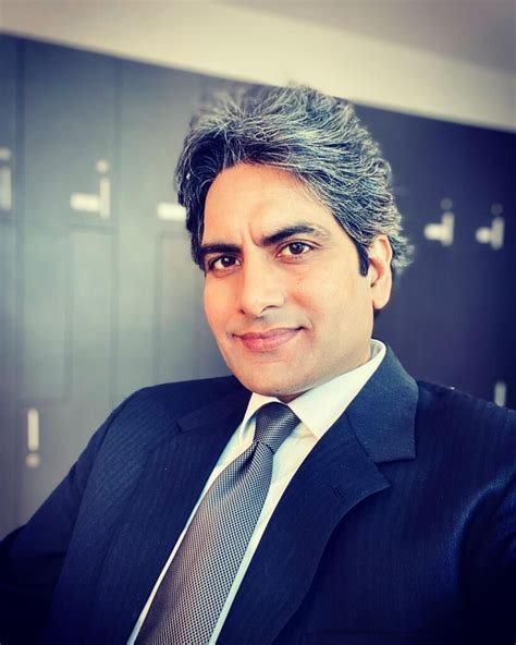 Sudhir Chaudhary Age, Son, Salary, Family, Children, More