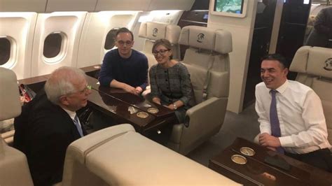 Външният министър на Германия Хайко Маас вляво до Екатерина Захариева министърът на външните