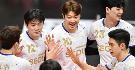 ‘나경복 트리플크라운 우리카드 아가메즈 공백에도 레오 있는 Ok금융그룹에 완승