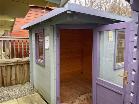 2 6m X 2 6m Untreated Interlocking London Log Cabin 28mm Walls Ex Display Skinners Sheds